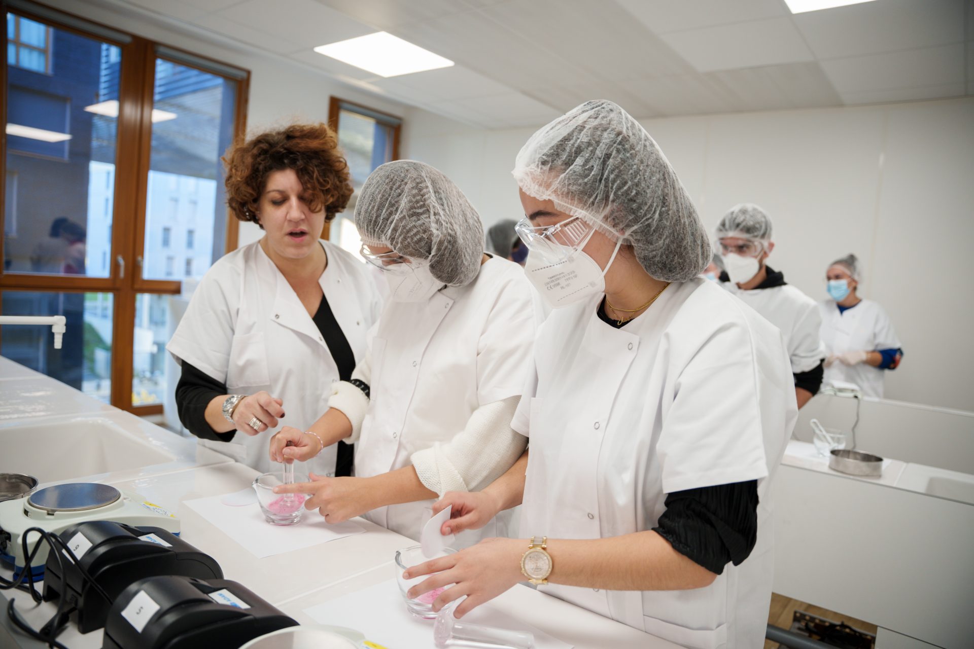 Fiche Métier Préparateur en Pharmarcie - Formation et Santé